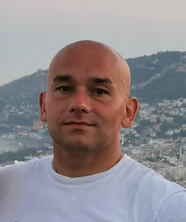 Konrad Kocon - Utility Warehouse - Higher Croft